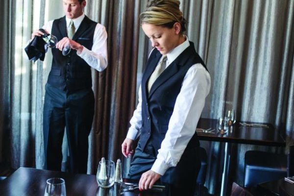 4 TIPS FOR MAKING YOUR NEW UNIFORM CHOICE A SUCCESS - High End Uniforms